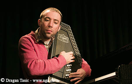 Joshua Abrams Natural Information Society Stanser Musik Tage 2017